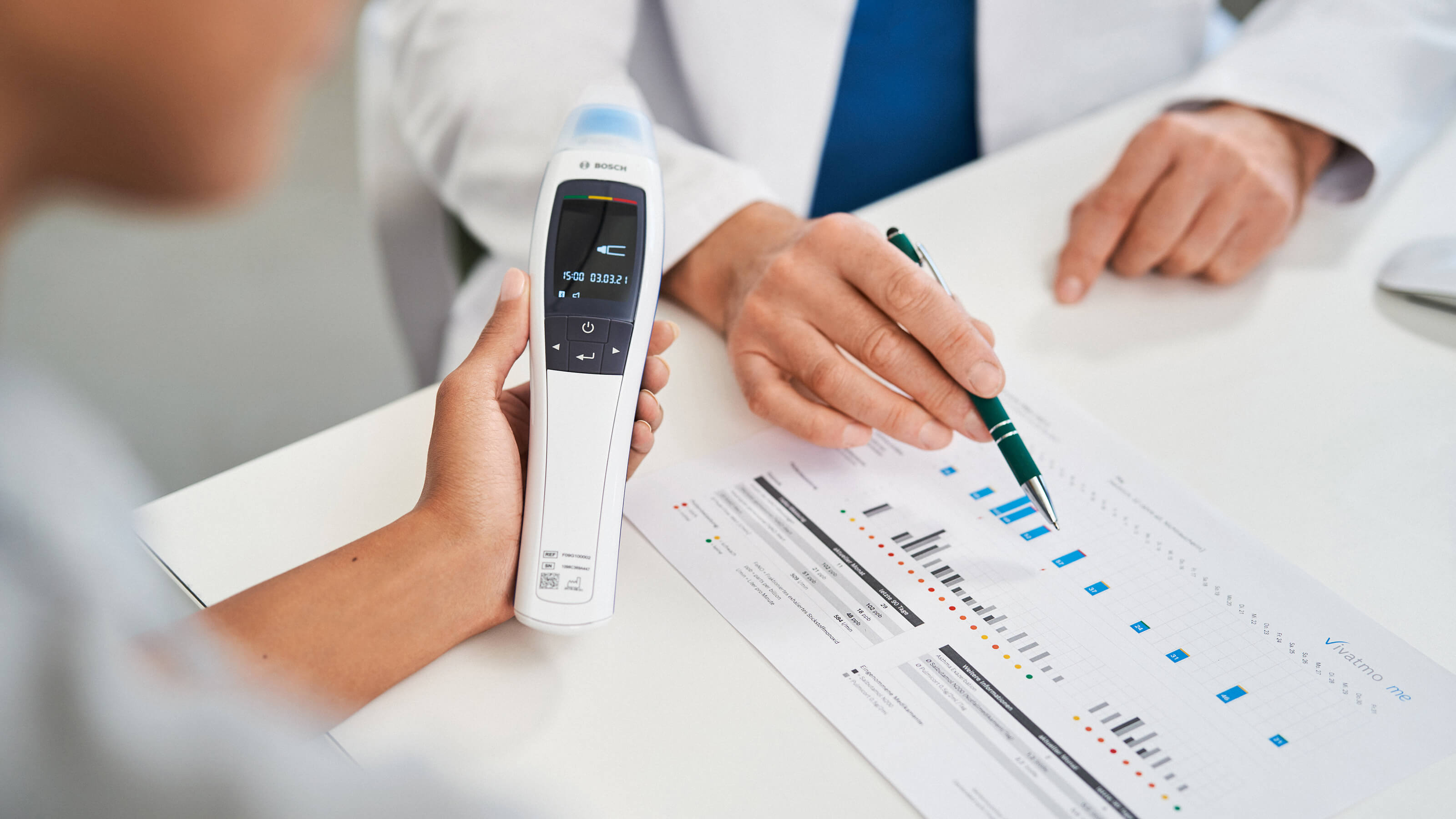 Bosch Healthcare Solutions │ Vivatmo pro for medical professionals ...